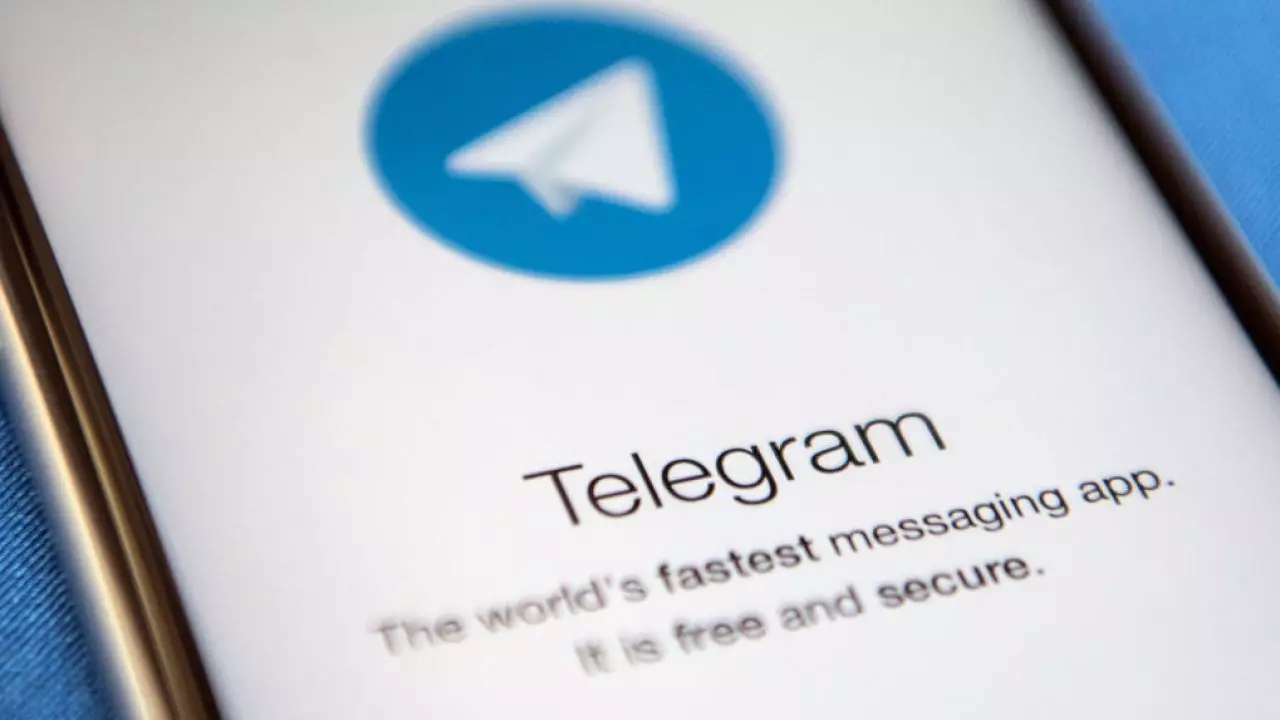 Telegram CEO-su deyir ki, Rusiya Mesajlaşma Tətbiqini Qadağa Etməyə Çalışarkən Apple Yeniləmələri Bloklayır
