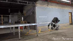 Robot panganyarna Boston Dynamics 'Gerak Kawas Keledai Dina Rollerblades