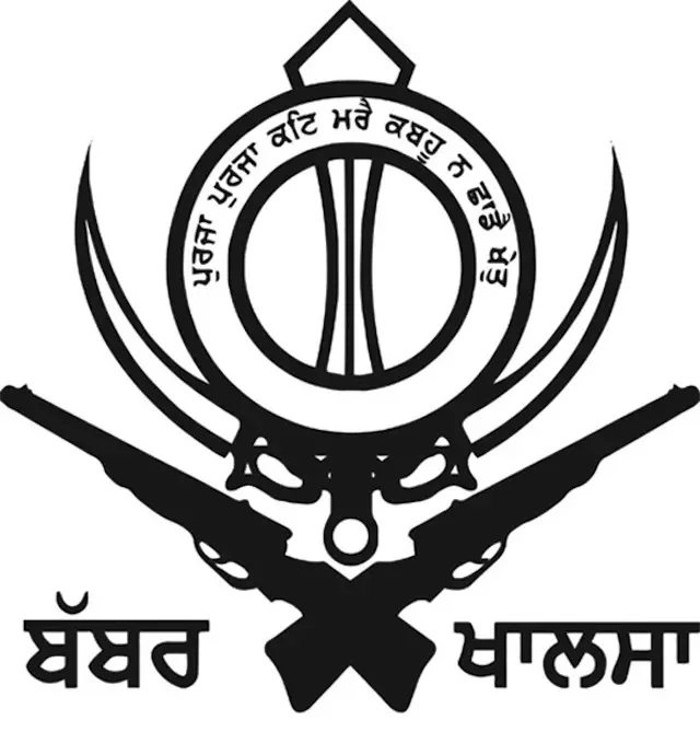 Teroristinių organizacijų logotipai, kaip nuspėjama, mėgsta naudoti ginklus