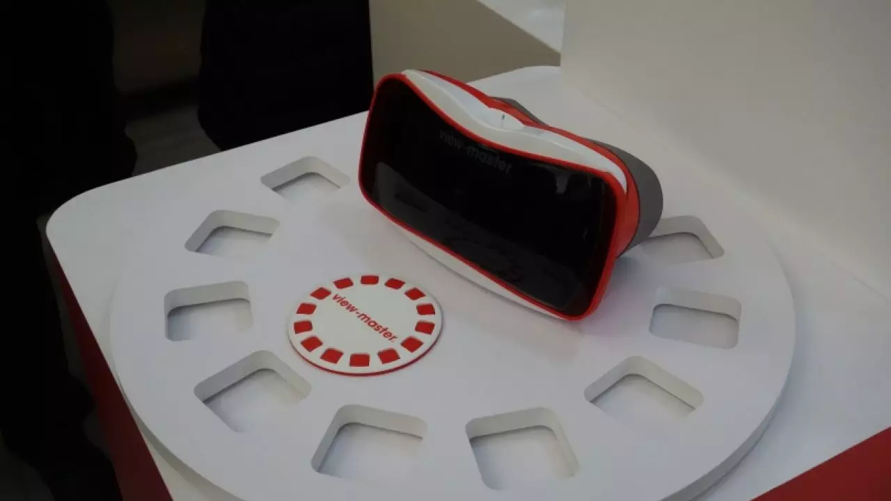 谷歌帮助将 View-Master 变成虚拟现实耳机