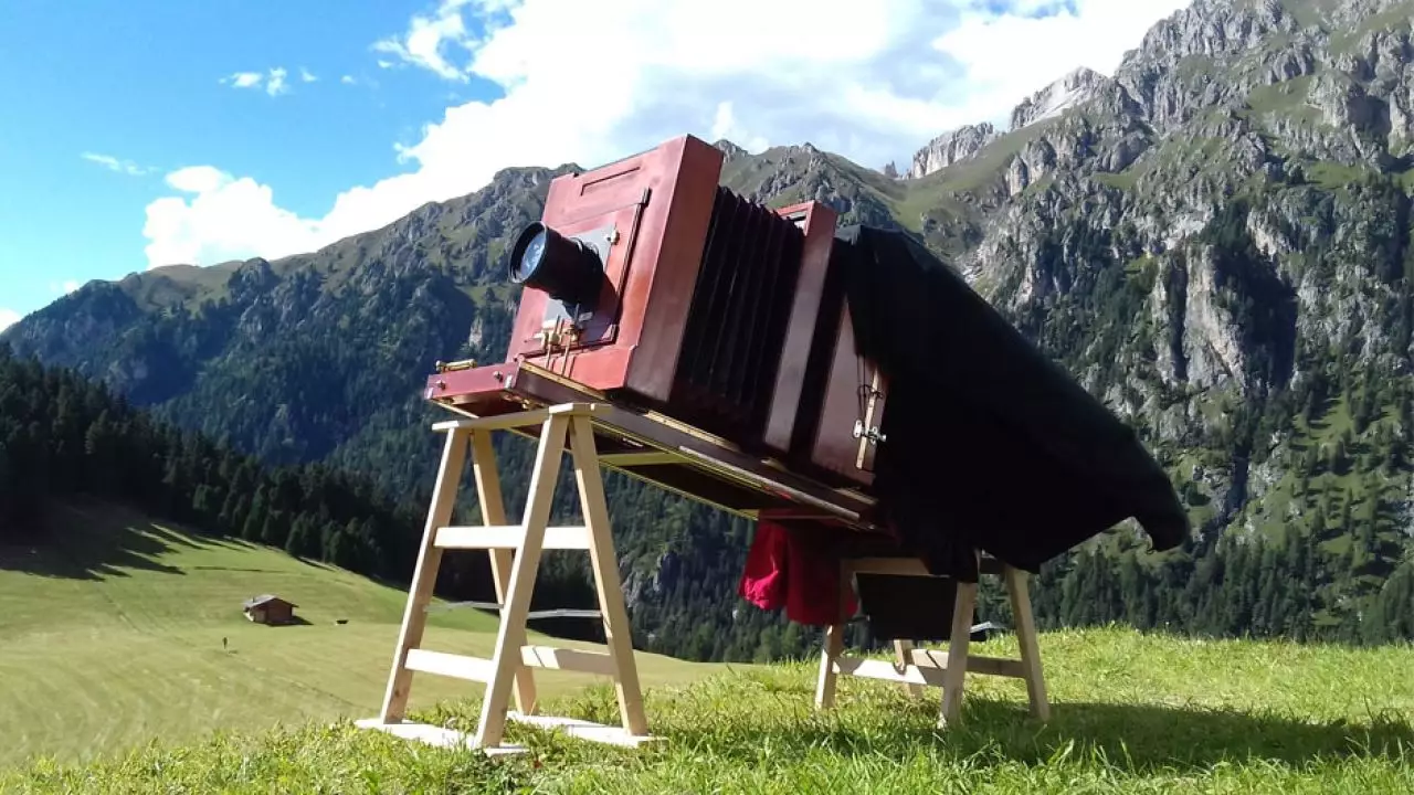 Fotografov masívny, horský fotoaparát bude musieť byť zabudovaný do nákladného auta