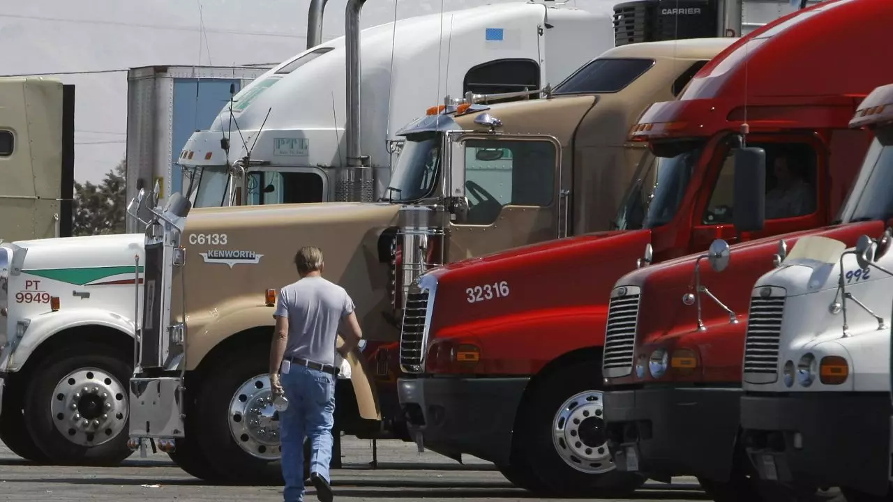 Kakailanganin ng California na ang Karamihan sa Mga Truck na Nabenta sa Estado ay Electric sa 2035