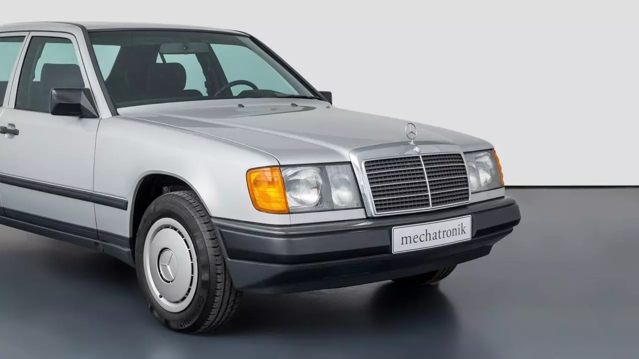 1987-nji ýylda göni “Mersedes-Benz 230E” markasyny satyn alyp bilersiňiz