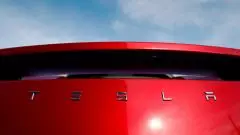 Presupusul sabotor al lui Tesla se dublează