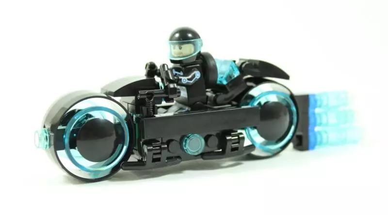 LEGO går ind i nettet med dette fantastiske Tron Lightcycle-sæt