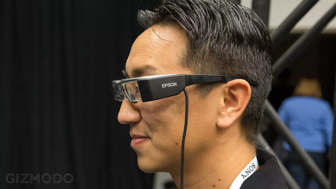 Hands On Moverio BT-200 frá Epson: Augmented Reality Lite