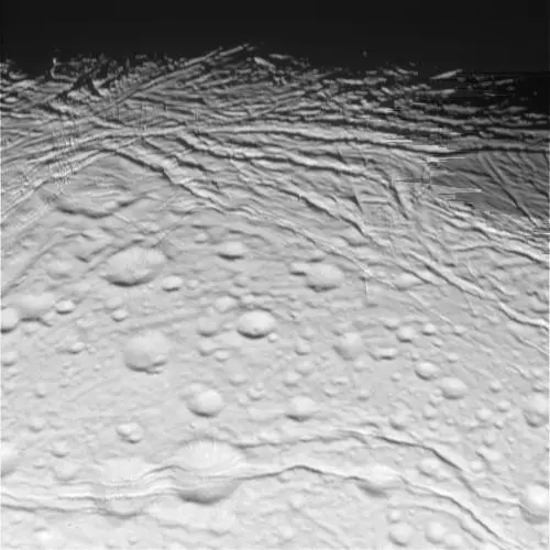 Cassini Ṣafihan Enceladus 'Pole North Ni Alaye Ologo