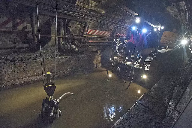 Fotografer Tunggal yang Mendokumentasikan Kehidupan Rahasia Mega-Proyek NYC