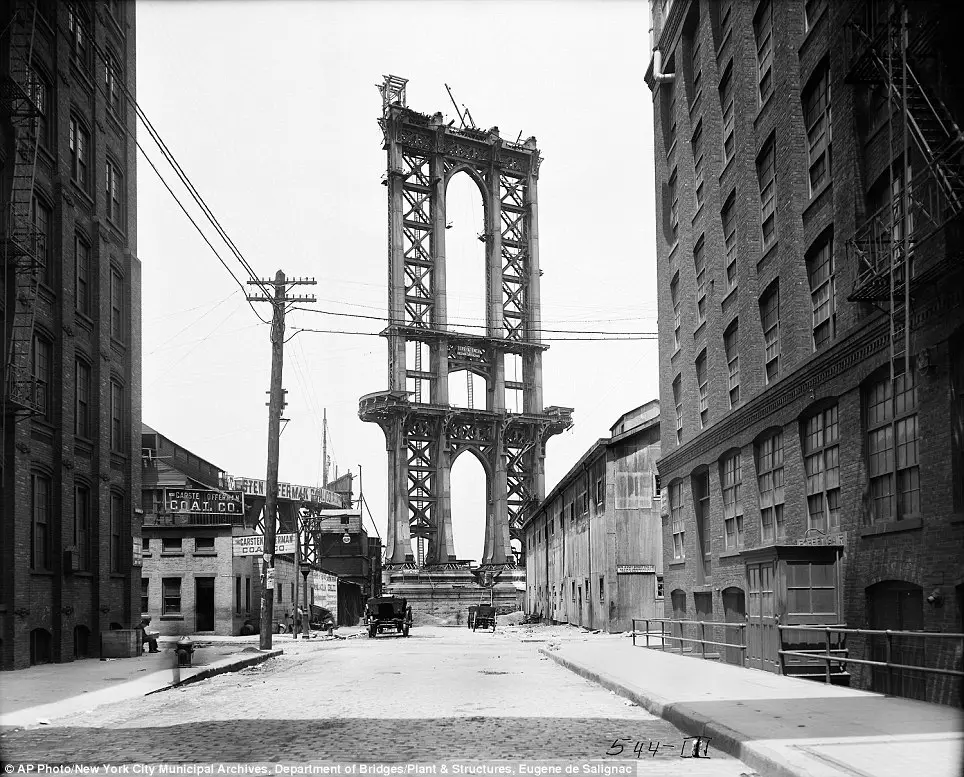 22 imágenes de la época dorada de la construcción de puentes en la ciudad de Nueva York