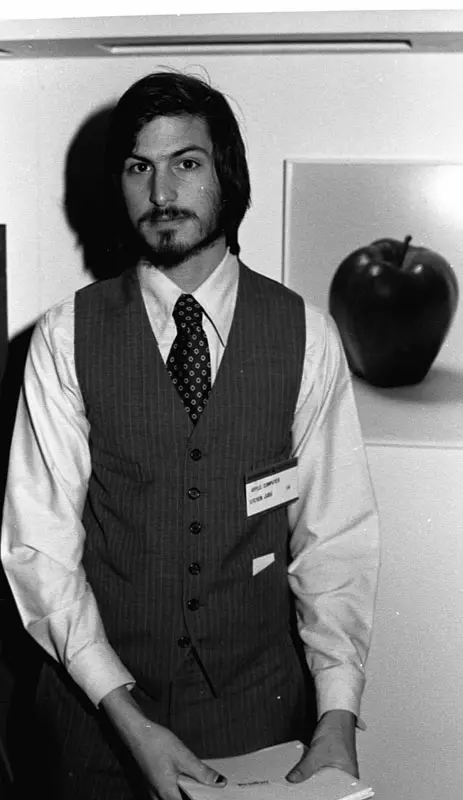 Evolucija oblačil Steva Jobsa