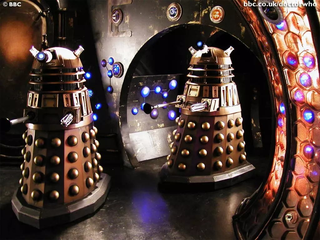 Sab saum toj 10 Feem ntau Ridiculously Overcomplicated Doctor Who Villain Schemes