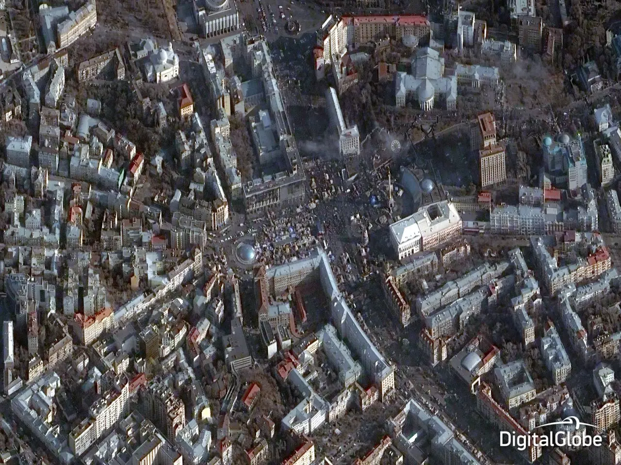 2014年世界最高解像度の衛星からの写真で語られたように