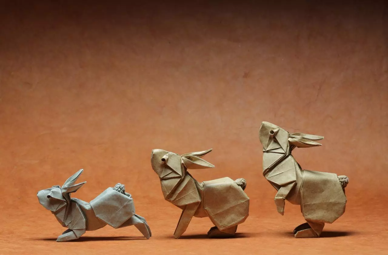 17 origami gabaliņi no milzīgas jaunas izrādes par papīra locīšanu