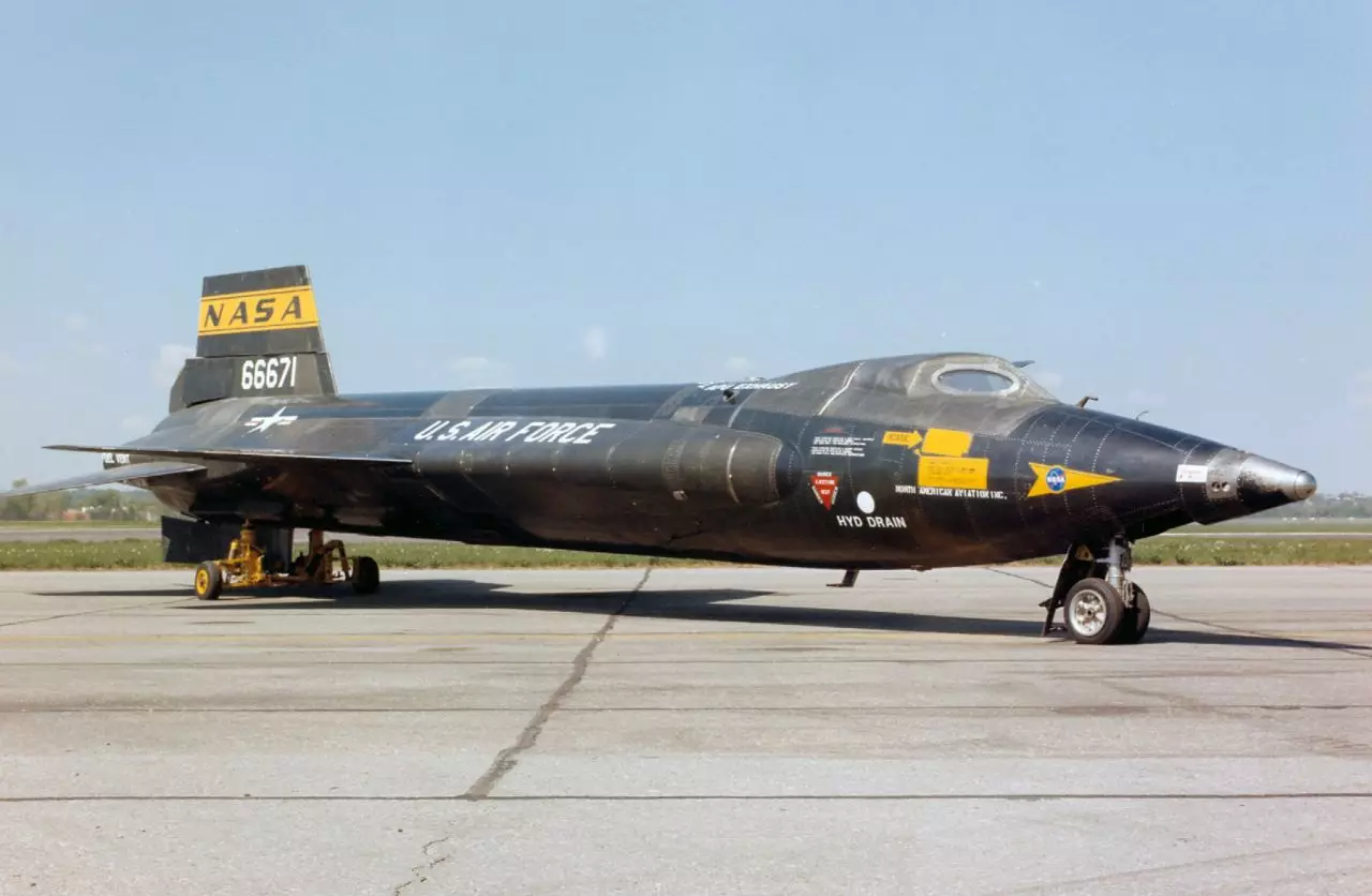 Şimdiye Kadarki En Hızlı İnsanlı Uçak X-15'in Olağanüstü Fotoğrafları