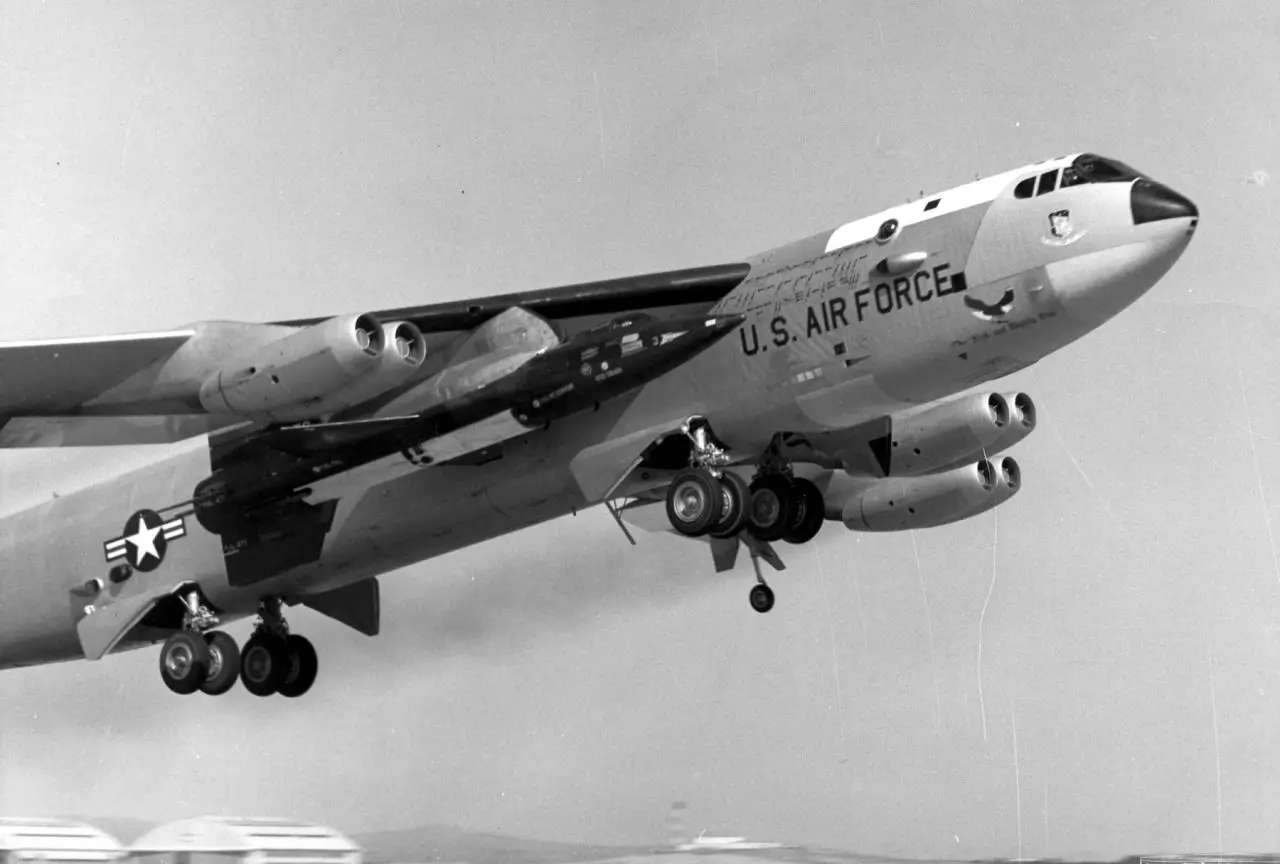 Išskirtinės nuotraukos apie X-15, greičiausią kada nors pagamintą pilotuojamą orlaivį
