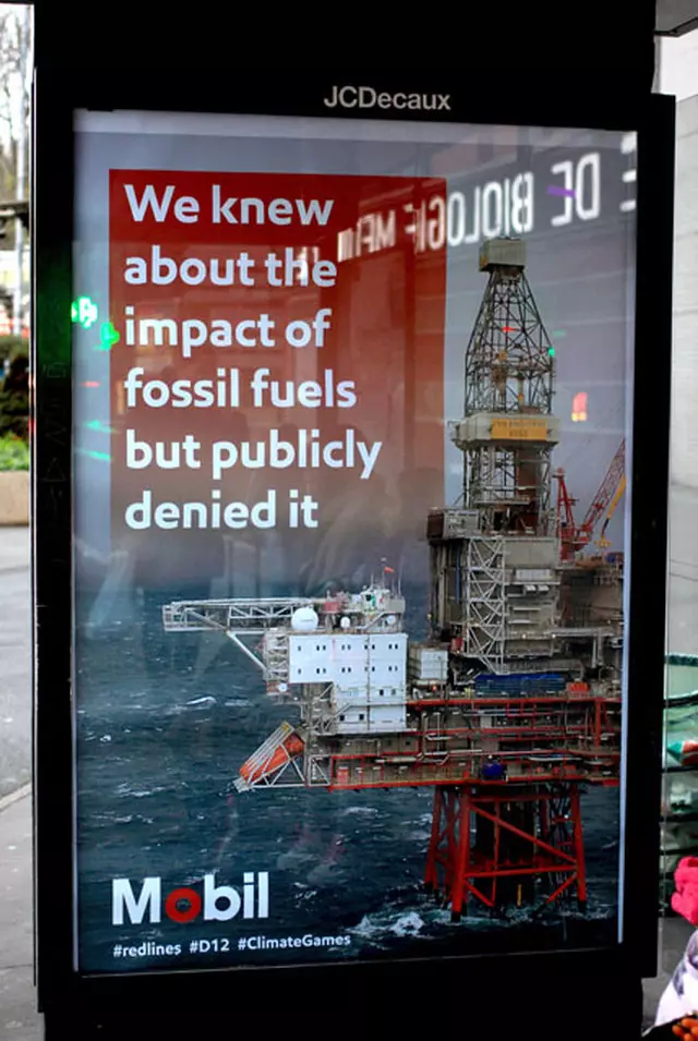Pariz je prekriven lažnim oglasima koji ismijavaju korporativne sponzore Climate Talks
