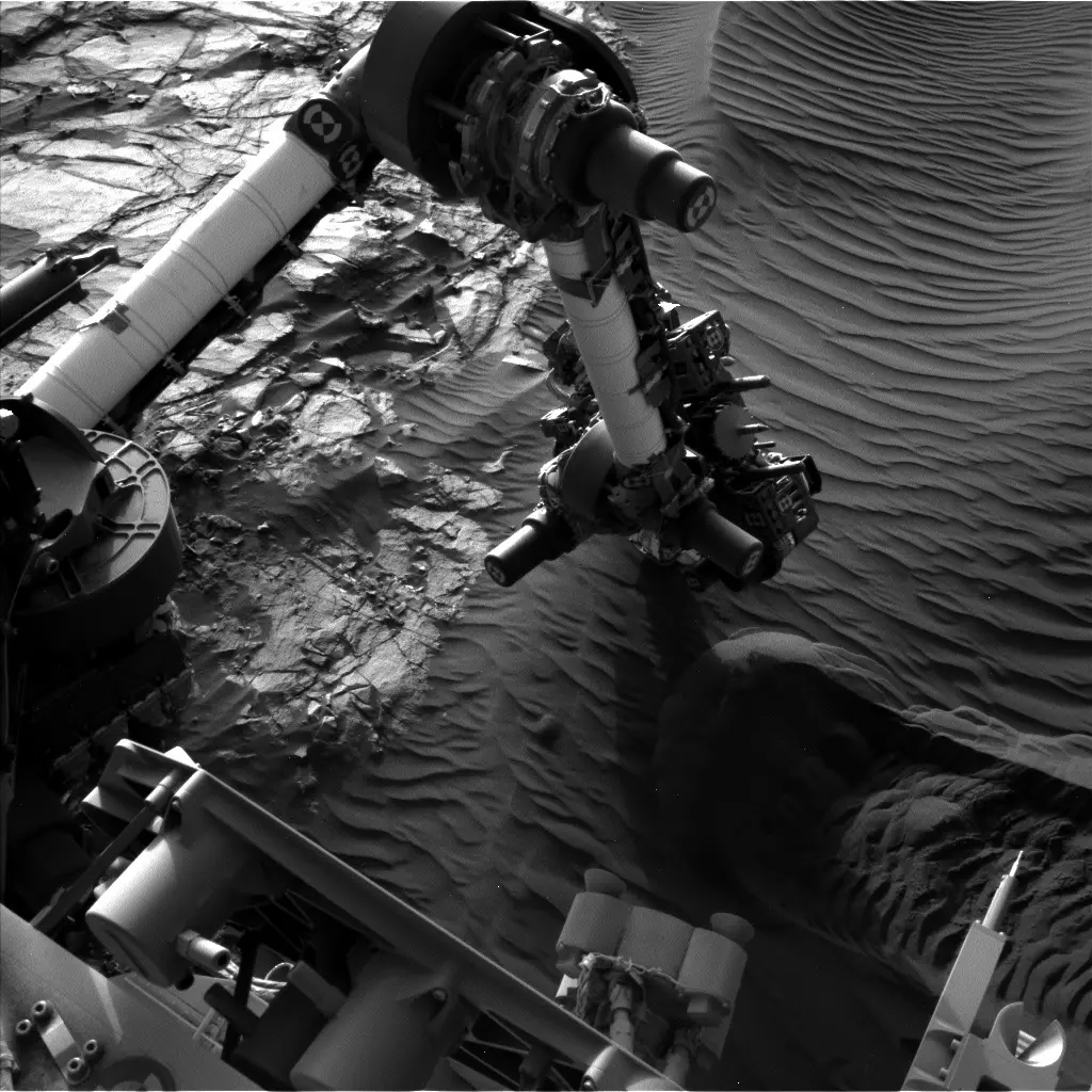 Curiosity Mars Qum Təpələrini Tədqiq etmək üçün Yeni Şirin Alətlərdən İstifadə edir