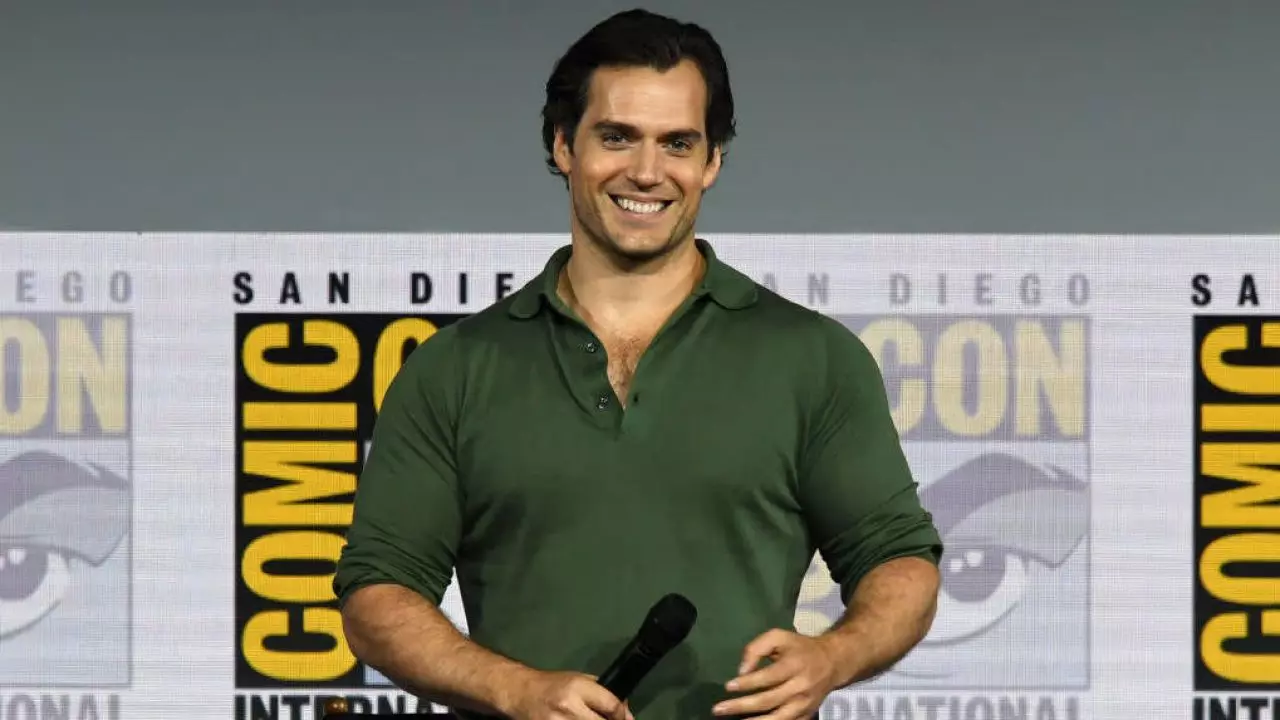 Henry Cavill Tidak Siap Menyerah Pada Superman