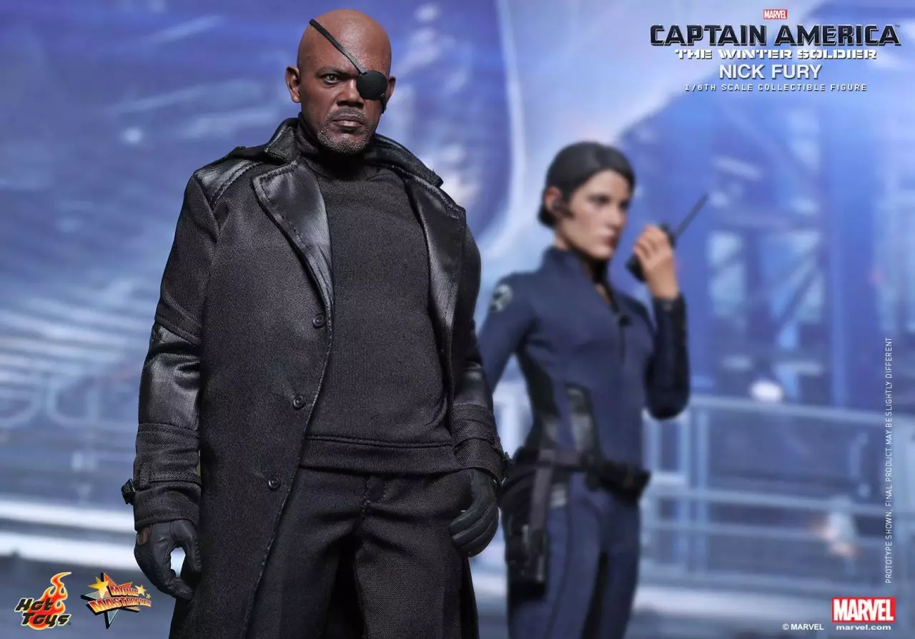 Hot Toysin kuudennen asteen Nick Fury on huono äitihahmo