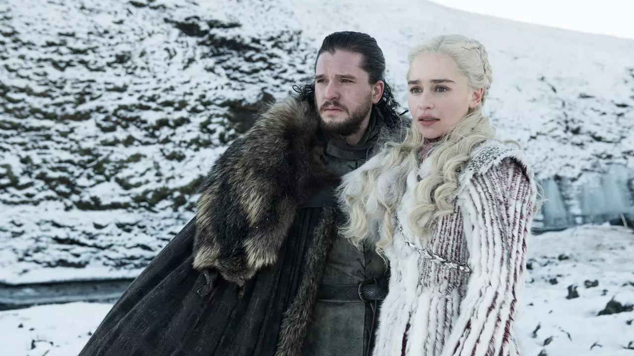 Dit lyk of dit vries in die eerste foto's van Game Of Thrones Seisoen 8