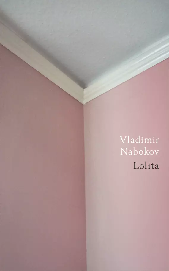 Nabokov ၏ Lolita အတွက် နူးညံ့သိမ်မွေ့စွာ အကြံပြုထားသော ကာဗာဒီဇိုင်းအသစ် 7 ခု