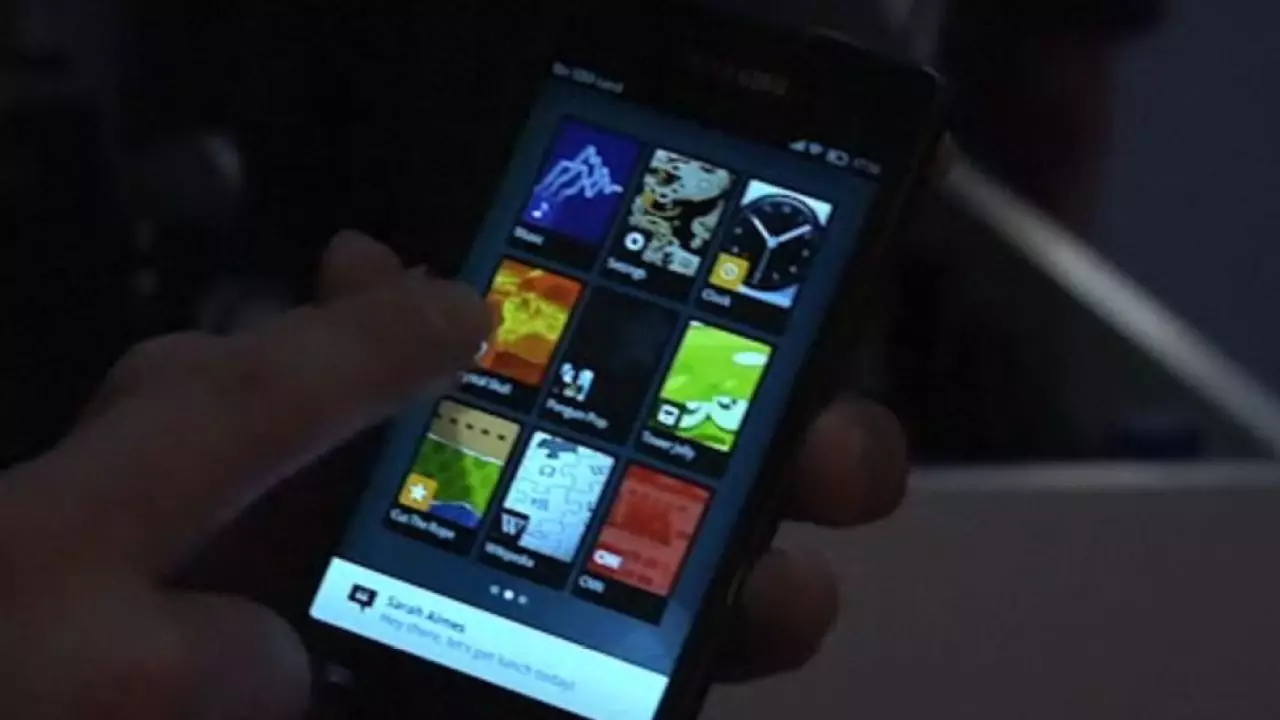 Nem, nincs Android, ez a Galaxy S II a Mozilla HTML5-alapú operációs rendszerét futtatja