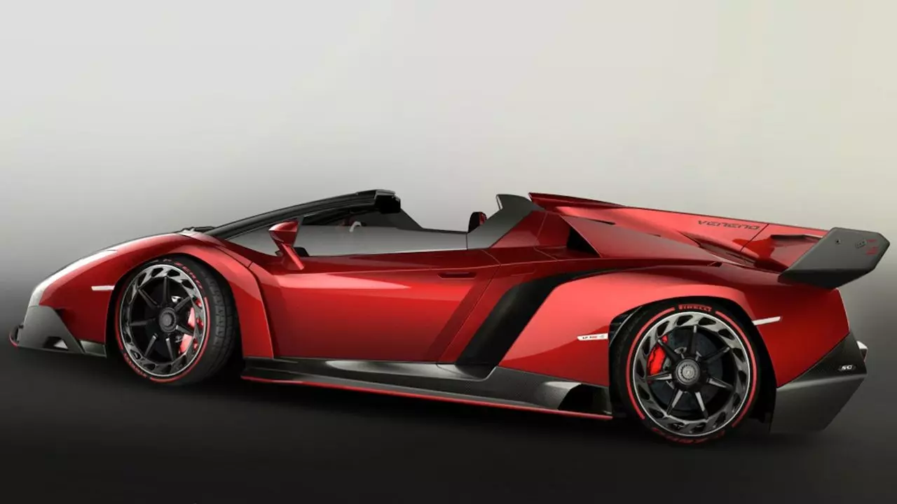 Lamborghini Veneno Roadster: Ta'avale Tuafafine I Ona Ata Tele