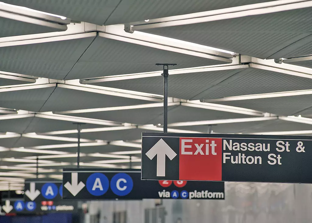 Dentro de la deslumbrante nueva estación de metro de la ciudad de Nueva York con un valor de US$1.400 millones