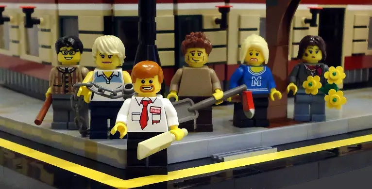 Amser I Wneud The Official Shaun Of The Dead Lego Set A Realiti