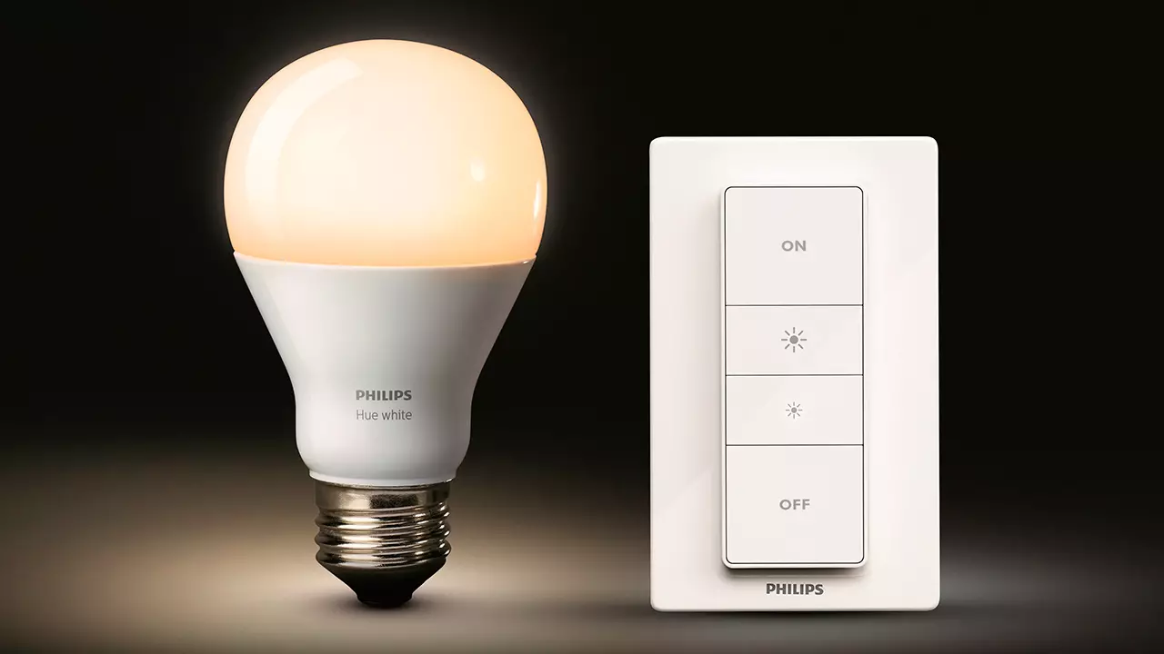 O le Bayi Dim Philips' Hue Isusu Lati Latọna Alailowaya kan