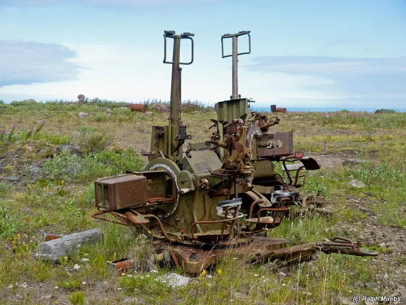 Na tomto ostrove sa nachádzajú chátrajúce pozostatky sovietskej jadrovej flotily