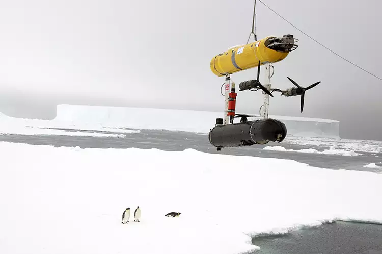 مونسٹر مشینیں: روبوٹک آبدوز انٹارکٹک کی برف تلاش کرتی ہے جتنا ہم نے سوچا تھا
