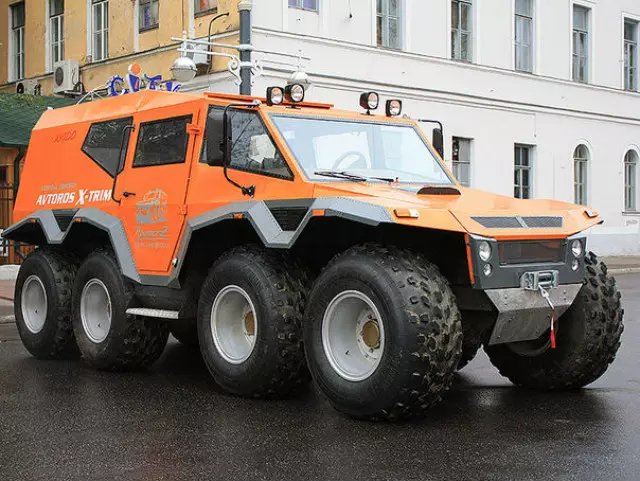 Monster Machines: Shaman 8X8 ATV-k edozein ikuspen-bilari aurre egin diezaioke