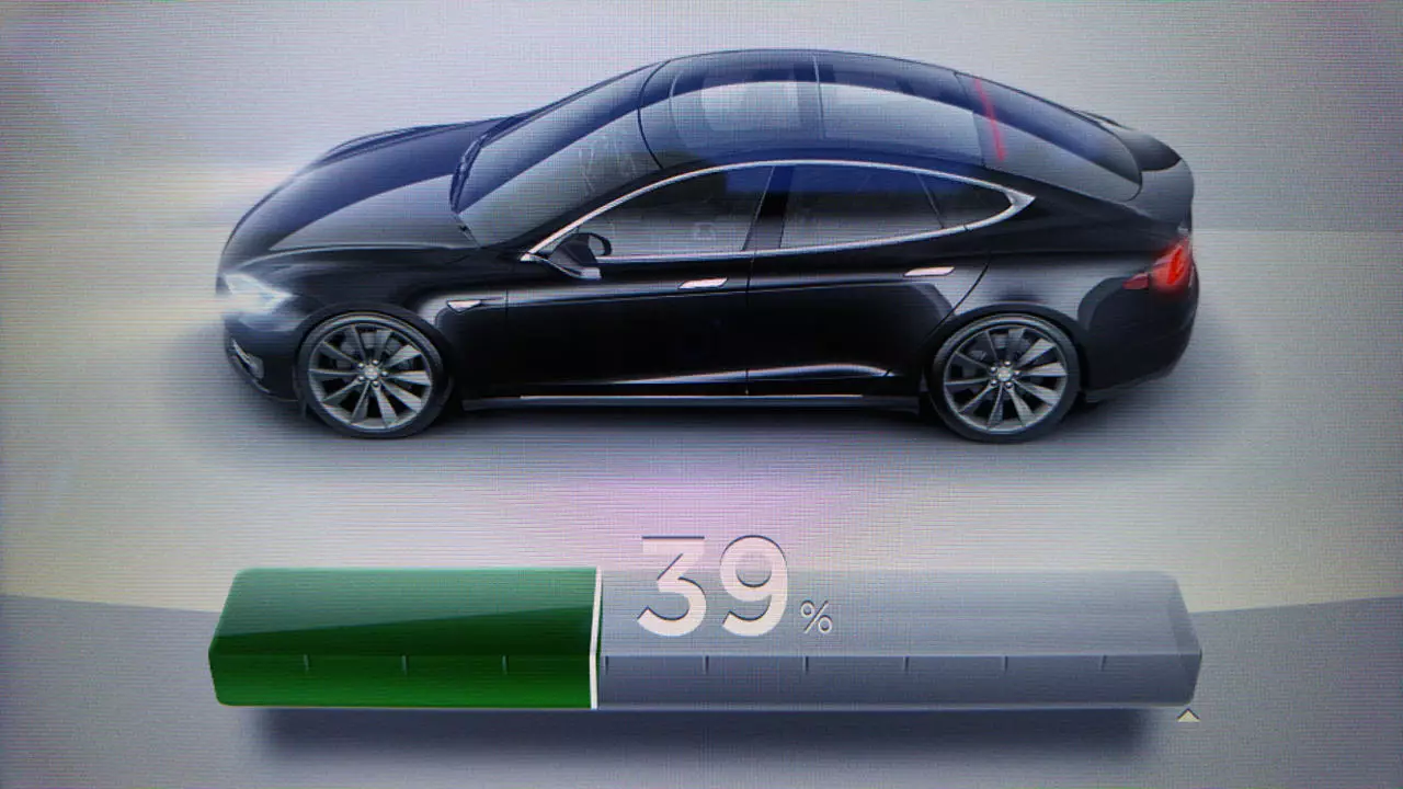 K ap viv ak yon Tesla Model S