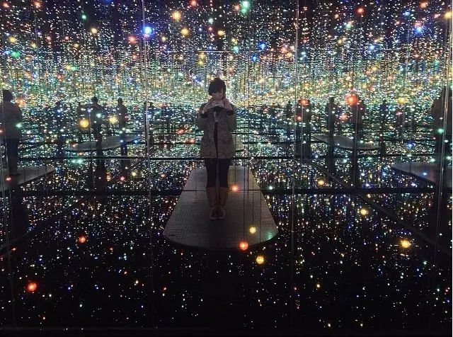 I totonu o NYC's New Mirrored Infinity Rooms