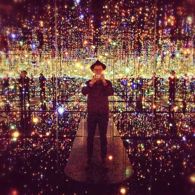 Znotraj New Mirrored Infinity Rooms v New Yorku