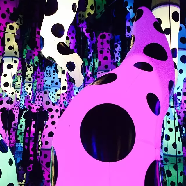 I totonu o NYC's New Mirrored Infinity Rooms