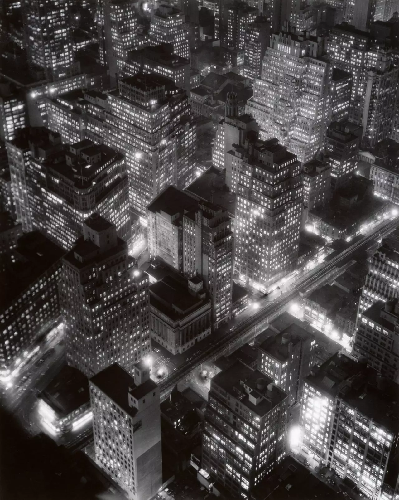这是 Berenice Abbott 拍摄的纽约市最具标志性的照片之一吗？