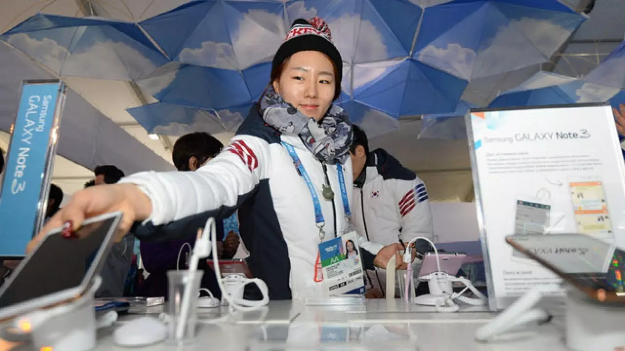 Samsung Olimpiadanın açılış mərasimində Apple loqolarını qadağan etməyə çalışıbmı?