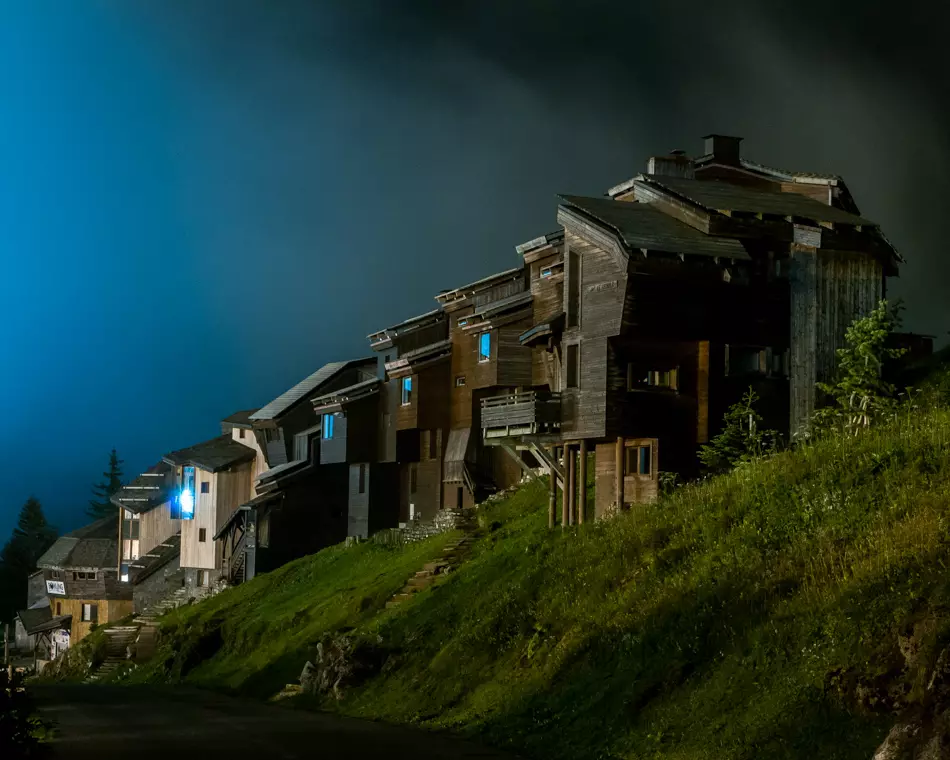 Інша світова архітектура Аворіаза, гірськолижного курорту у Франції