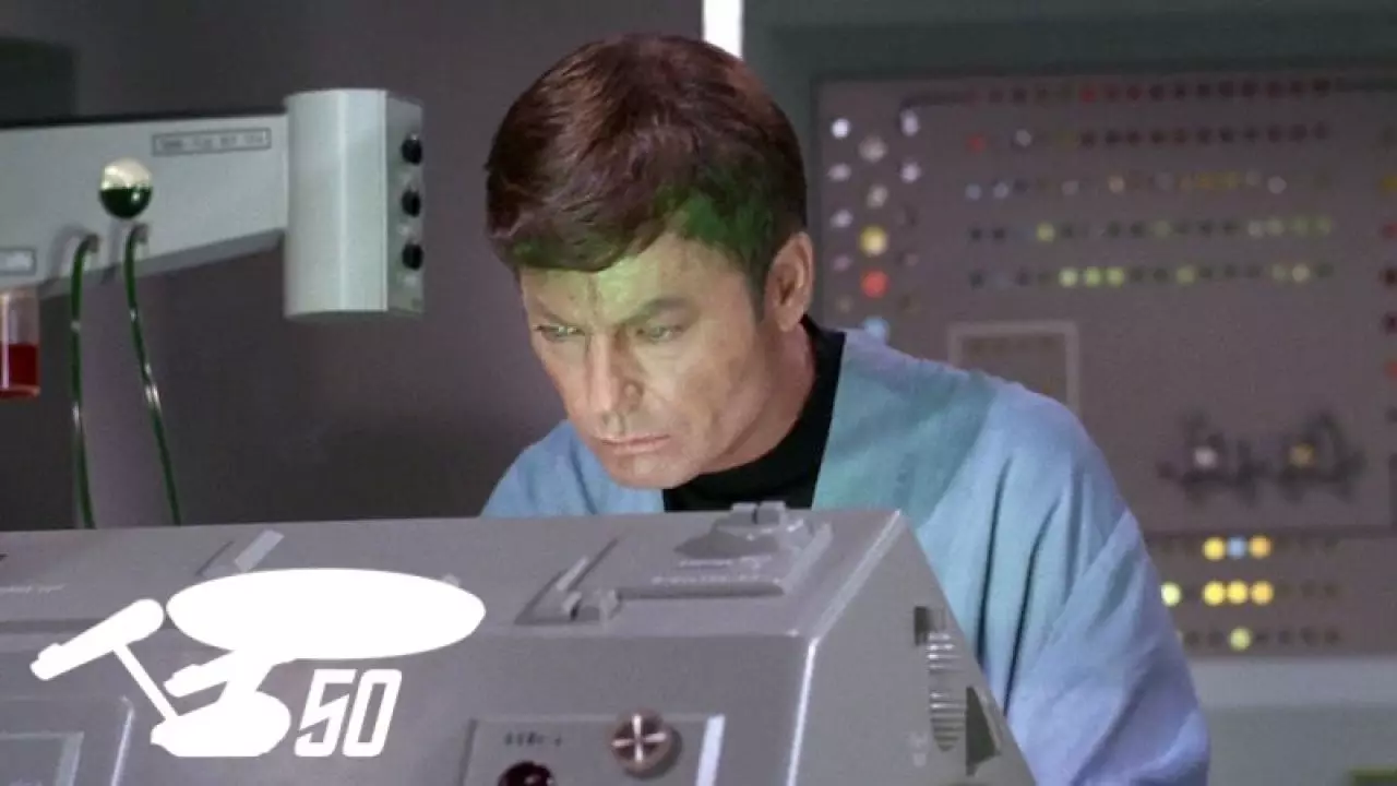 Leonard 'Bones' McCoy no tena fon'ny Star Trek