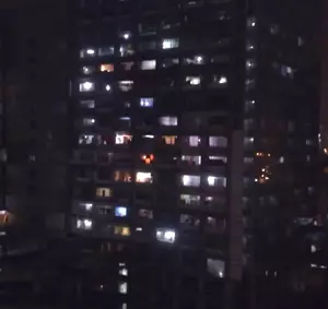 2500 personnes vivent dans un gratte-ciel abandonné à Caracas