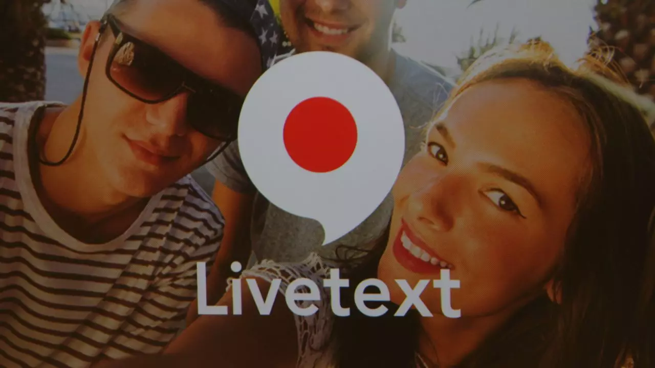 Yahoo ၏ Livetext အက်ပ်အသစ်သည် သင်စာပို့နေစဉ် တိုက်ရိုက်ထုတ်လွှင့်ရန် လိုလားသည်။