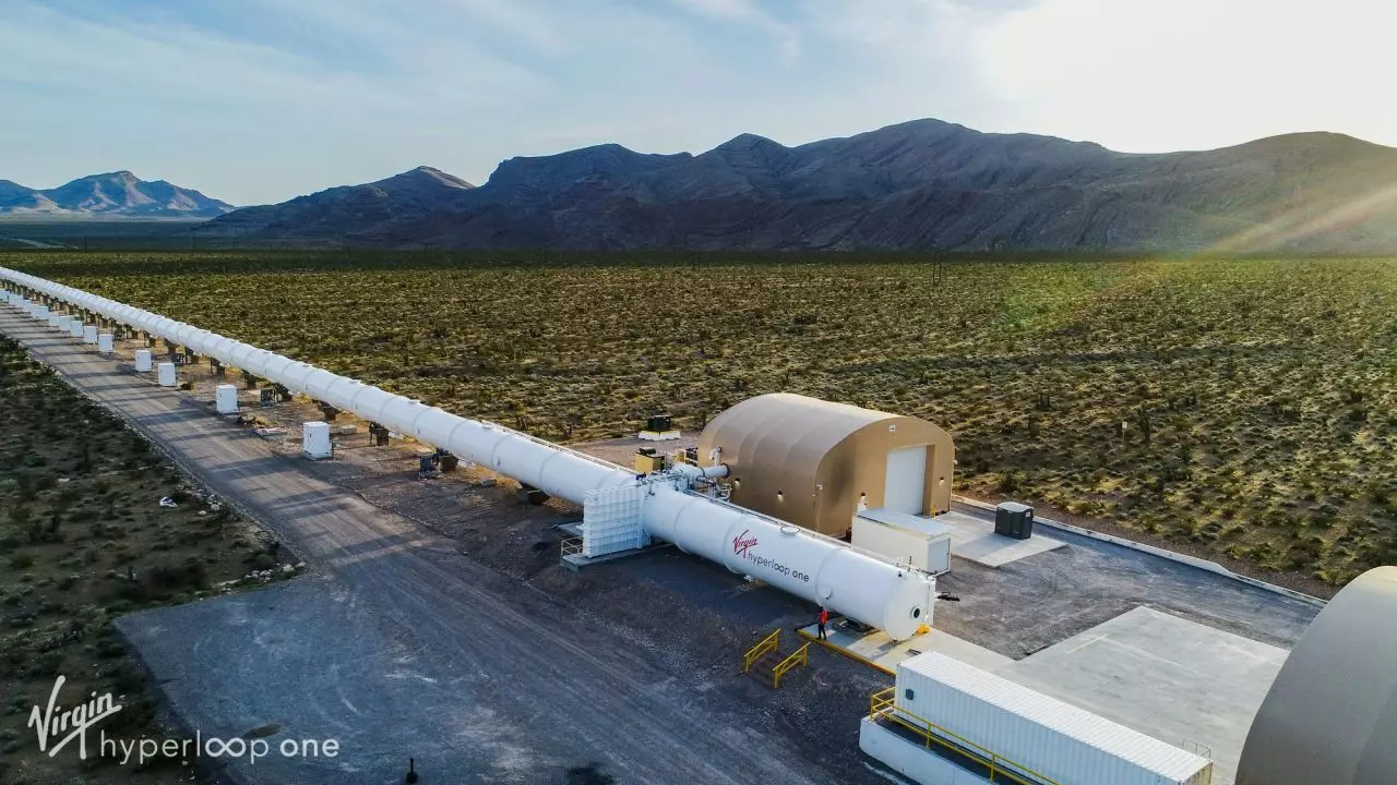 «Нет такой вещи, как холодная и суровая реальность»: познакомьтесь с самыми искренними сторонниками Hyperloop
