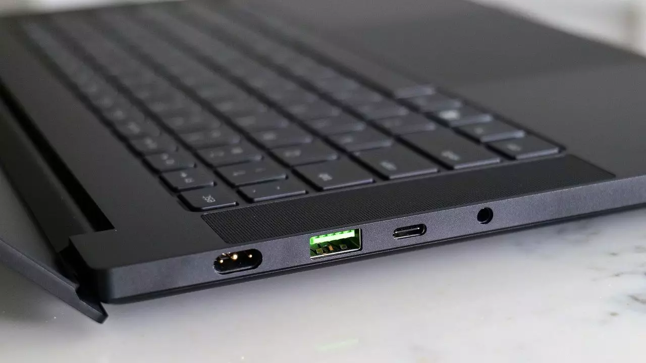 Razer Blade 14 ແມ່ນ Goldilocks ຂອງແລັບທັອບເກມ 27016_5