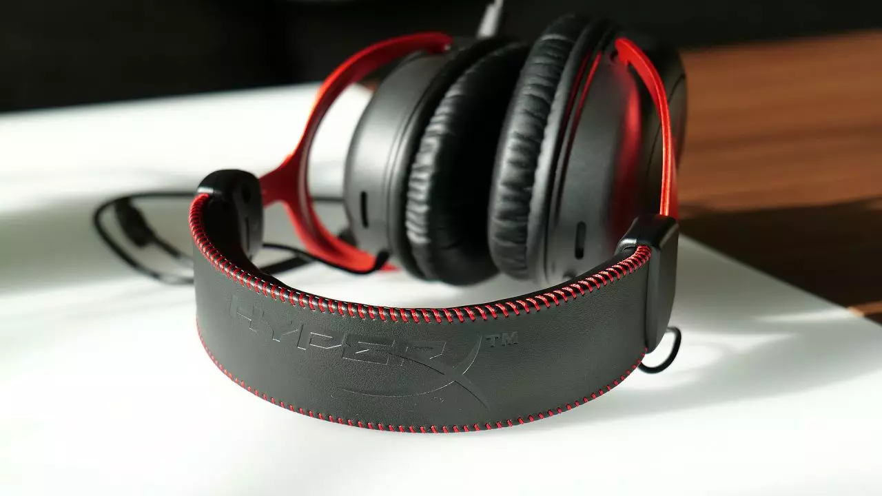 O le HyperX's Cloud II uaealesi ose ta'aloga ta'aloga faigofie ua fai sa'o 27046_10