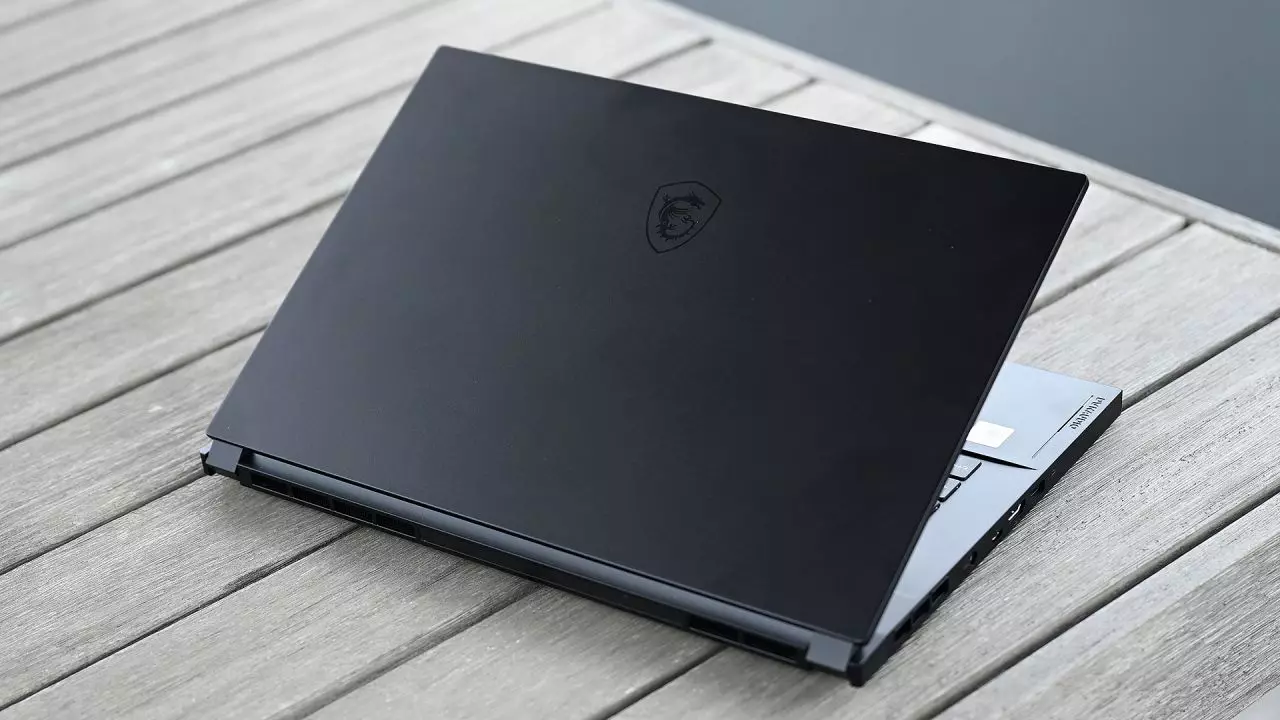 Laptopi i lojrave GS66 Stealth i MSI ka specifika të mëdha dhe fatmirësisht ndizet në RGB