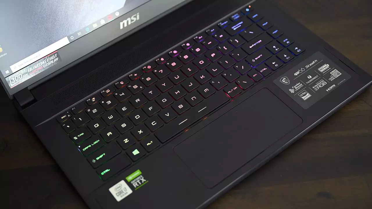 ແລໍບທັອບ GS66 Stealth Gaming ຂອງ MSI ບັນຈຸສະເປັກໃຫຍ່ແລະໂຊກດີທີ່ເຮັດໃຫ້ມີແສງ RGB