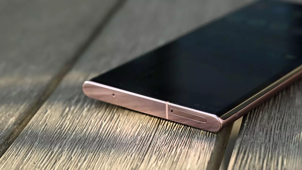 La Samsung Galaxy Note 20 Ultra Estas Supera Telefono Fine Inda je Sia Nomo 27169_15