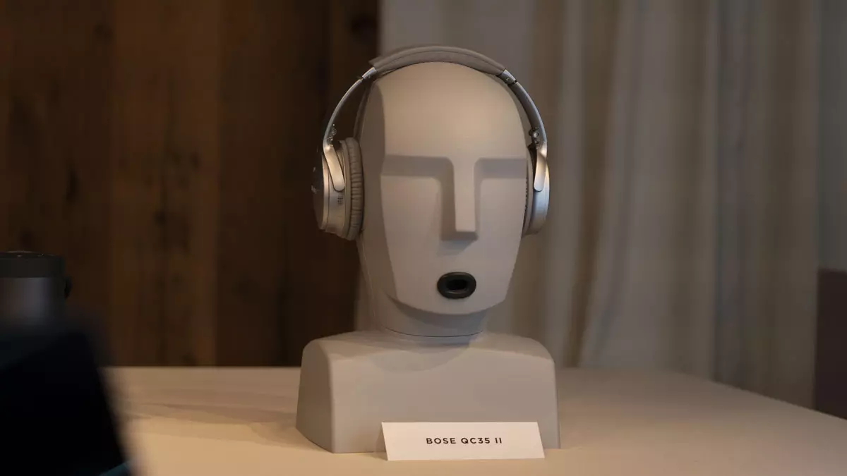 Naujausios „Bose“ ausinės sprendžia naują triukšmo slopinimo ribą, bet ar verta papildomų pinigų?